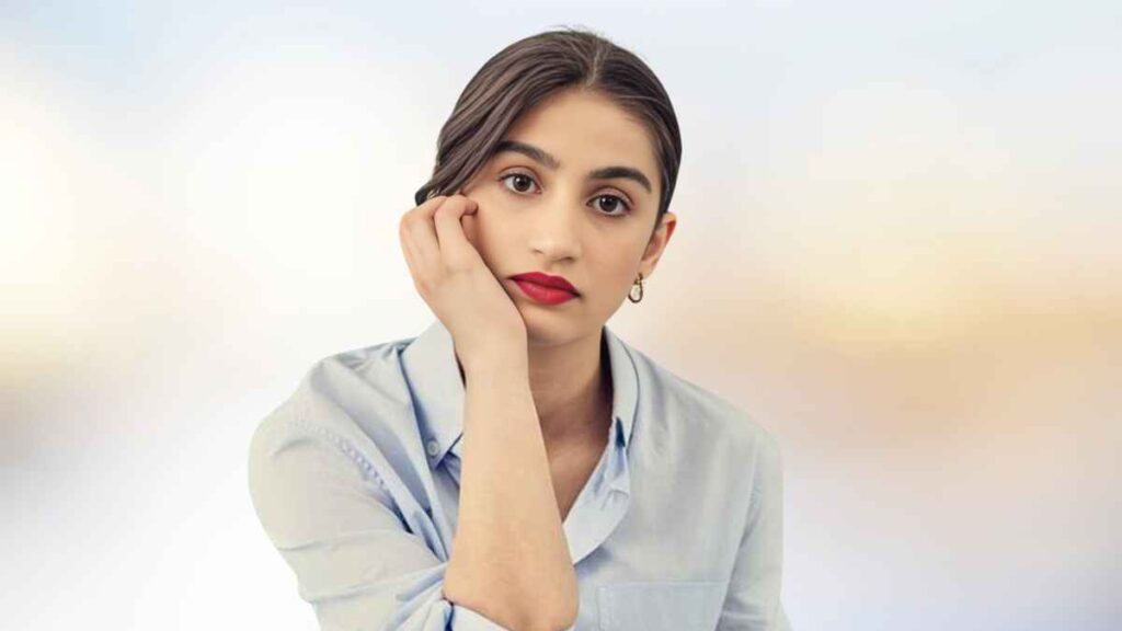 Mia Tharia: The Rising Star of British Cinema and Theatre - NetVol