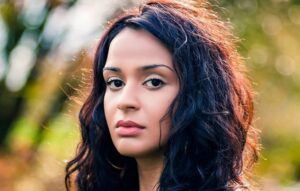 Ambreen Razia: A Rising Star in British Television, Theatre, and ...