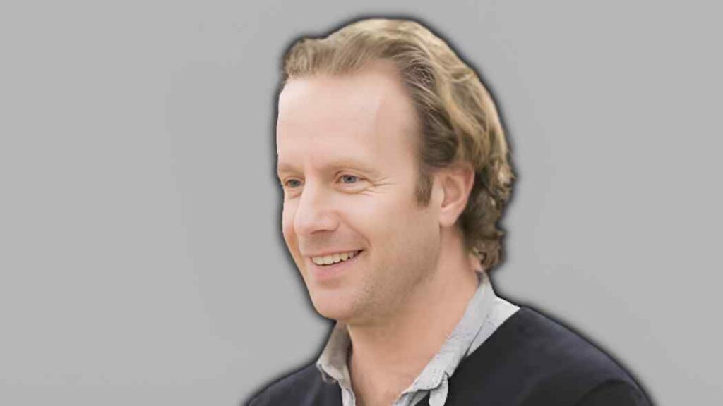 Geoffrey Streatfeild – The Quintessential British Actor Balancing ...